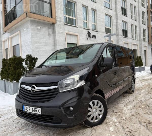 Black Opel Vivaro 2018 in Valka, with an engine capacity of 1.60 L and mileage of 185 thousand km for 14699 €, photo 6 on AUTOMOTO.COM.LV
