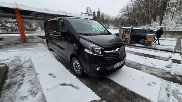 Black Opel Vivaro 2019 in Vilnius, with an engine capacity of 1.60 L and mileage of 217 thousand km for 19900 €, photo 1 on AUTOMOTO.COM.LV