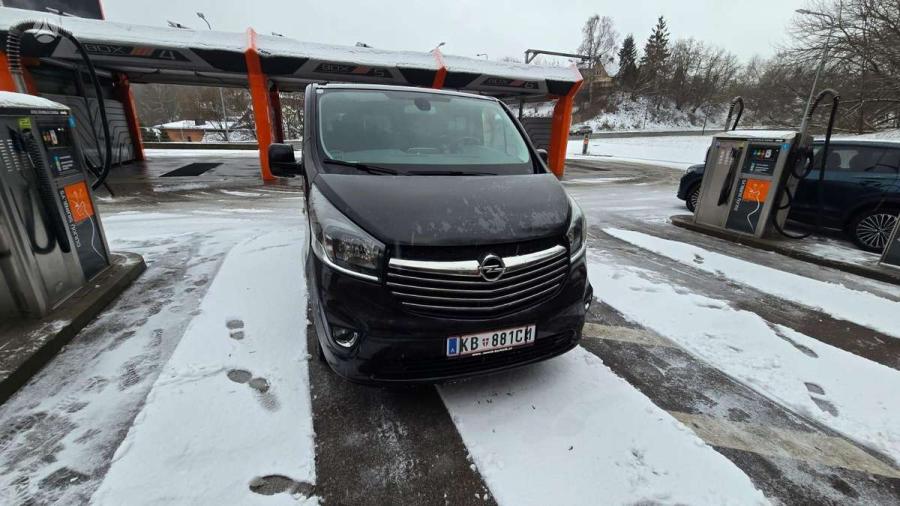 Melns Opel Vivaro 2019 Viļņa, ar dzinēja tilpumu 1.60 L un nobraukumu 210 tūkst. km par 18500 €, foto 2 vietnē AUTOMOTO.COM.LV