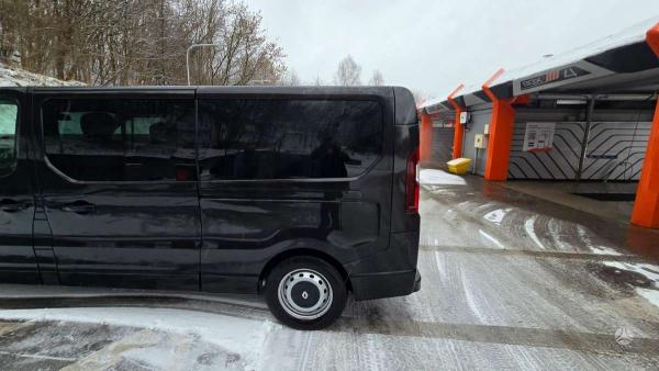Black Opel Vivaro 2019 in Vilnius, with an engine capacity of 1.60 L and mileage of 210 thousand km for 18500 €, photo 8 on AUTOMOTO.COM.LV
