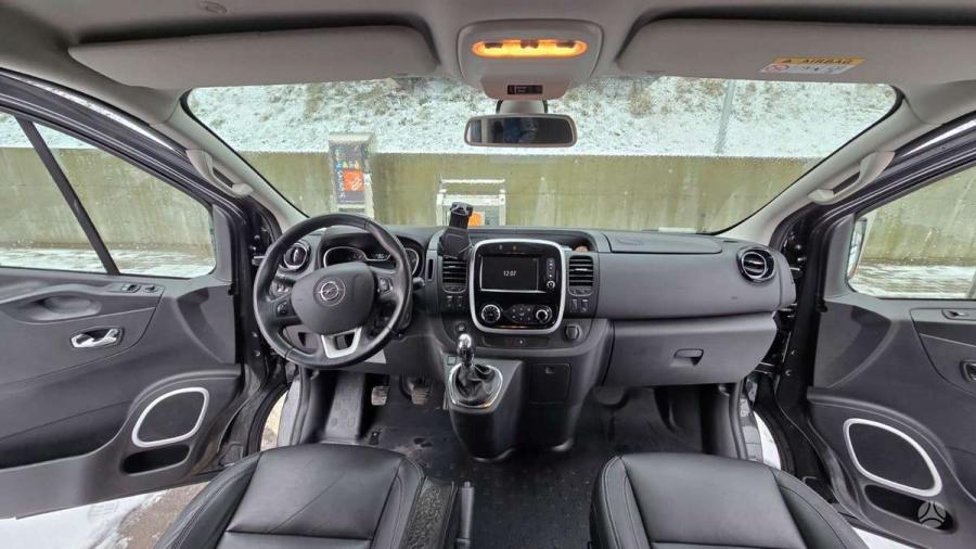 Melns Opel Vivaro 2019 Viļņa, ar dzinēja tilpumu 1.60 L un nobraukumu 210 tūkst. km par 18500 €, foto 22 vietnē AUTOMOTO.COM.LV