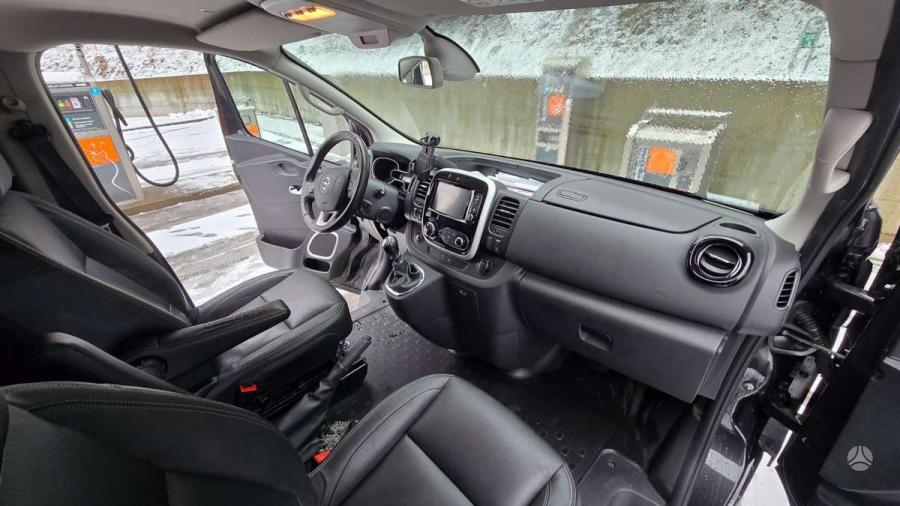 Melns Opel Vivaro 2019 Viļņa, ar dzinēja tilpumu 1.60 L un nobraukumu 210 tūkst. km par 18500 €, foto 29 vietnē AUTOMOTO.COM.LV