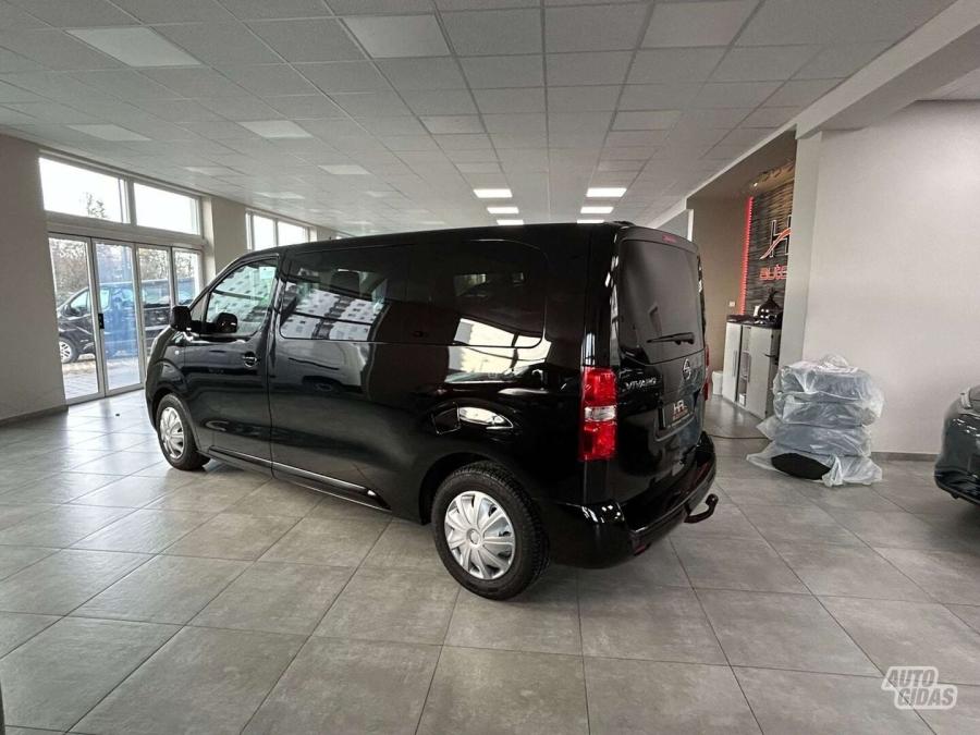 Black Opel Vivaro 2021 in Kaunas, with an engine capacity of 1.50 L and mileage of 73 thousand km for 22914 €, photo 6 on AUTOMOTO.COM.LV