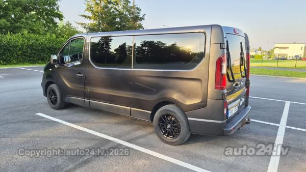 Black Opel Vivaro 2016 in Tartu, with an engine capacity of 1.60 L and mileage of 216 thousand km for 13200 €, photo 7 on AUTOMOTO.COM.LV