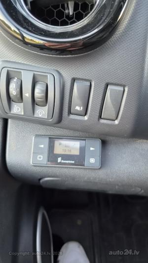 Black Opel Vivaro 2016 in Tartu, with an engine capacity of 1.60 L and mileage of 216 thousand km for 13200 €, photo 17 on AUTOMOTO.COM.LV