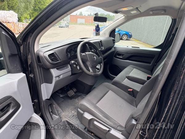Black Opel Vivaro 2020 in Tallinn, with an engine capacity of 2.00 L and mileage of 209 thousand km for 15000 €, photo 7 on AUTOMOTO.COM.LV