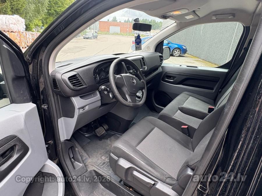 Black Opel Vivaro 2020 in Tallinn, with an engine capacity of 2.00 L and mileage of 209 thousand km for 15000 €, photo 8 on AUTOMOTO.COM.LV