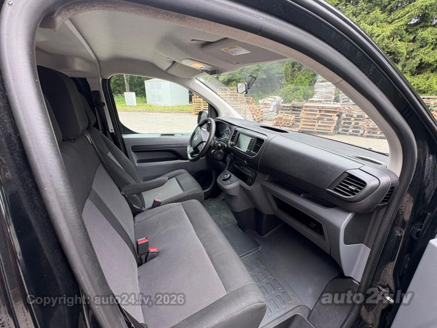 Black Opel Vivaro 2020 in Tallinn, with an engine capacity of 2.00 L and mileage of 209 thousand km for 15000 €, photo 9 on AUTOMOTO.COM.LV