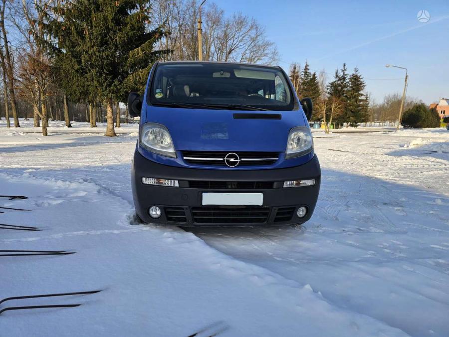 Blue Opel Vivaro 2005 in Jurbarkas, with an engine capacity of 2.46 L and mileage of 290 thousand km for 3750 €, photo 2 on AUTOMOTO.COM.LV