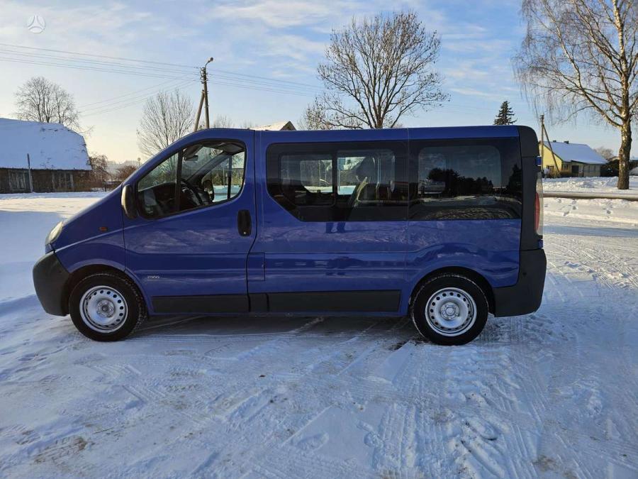 Blue Opel Vivaro 2005 in Jurbarkas, with an engine capacity of 2.46 L and mileage of 290 thousand km for 3750 €, photo 3 on AUTOMOTO.COM.LV