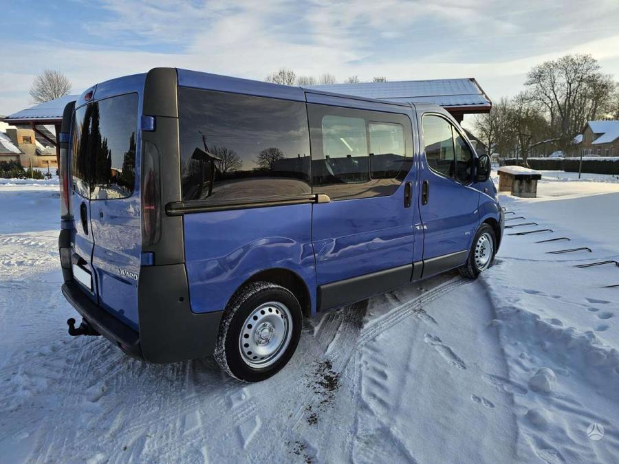 Blue Opel Vivaro 2005 in Jurbarkas, with an engine capacity of 2.46 L and mileage of 290 thousand km for 3750 €, photo 5 on AUTOMOTO.COM.LV