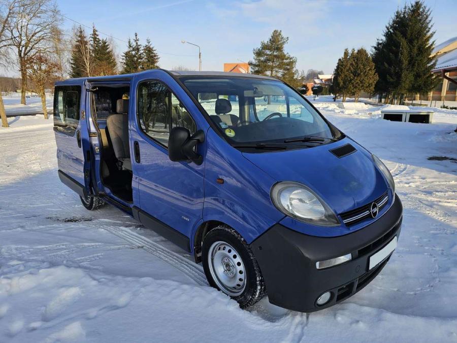 Blue Opel Vivaro 2005 in Jurbarkas, with an engine capacity of 2.46 L and mileage of 290 thousand km for 3750 €, photo 6 on AUTOMOTO.COM.LV