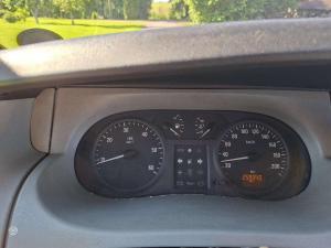 Blue Opel Vivaro 2005 in Panevezys, with an engine capacity of 2.50 L and mileage of 259 thousand km for 4600 €, photo 9 on AUTOMOTO.COM.LV