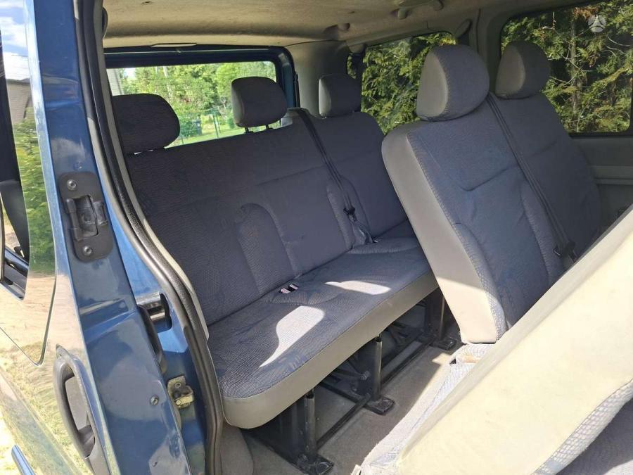 Blue Opel Vivaro 2005 in Panevezys, with an engine capacity of 2.50 L and mileage of 259 thousand km for 4600 €, photo 16 on AUTOMOTO.COM.LV