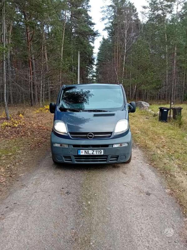 Blue Opel Vivaro 2006 in Vilnius, with an engine capacity of 2.46 L and mileage of 190 thousand km for 3300 €, photo 2 on AUTOMOTO.COM.LV