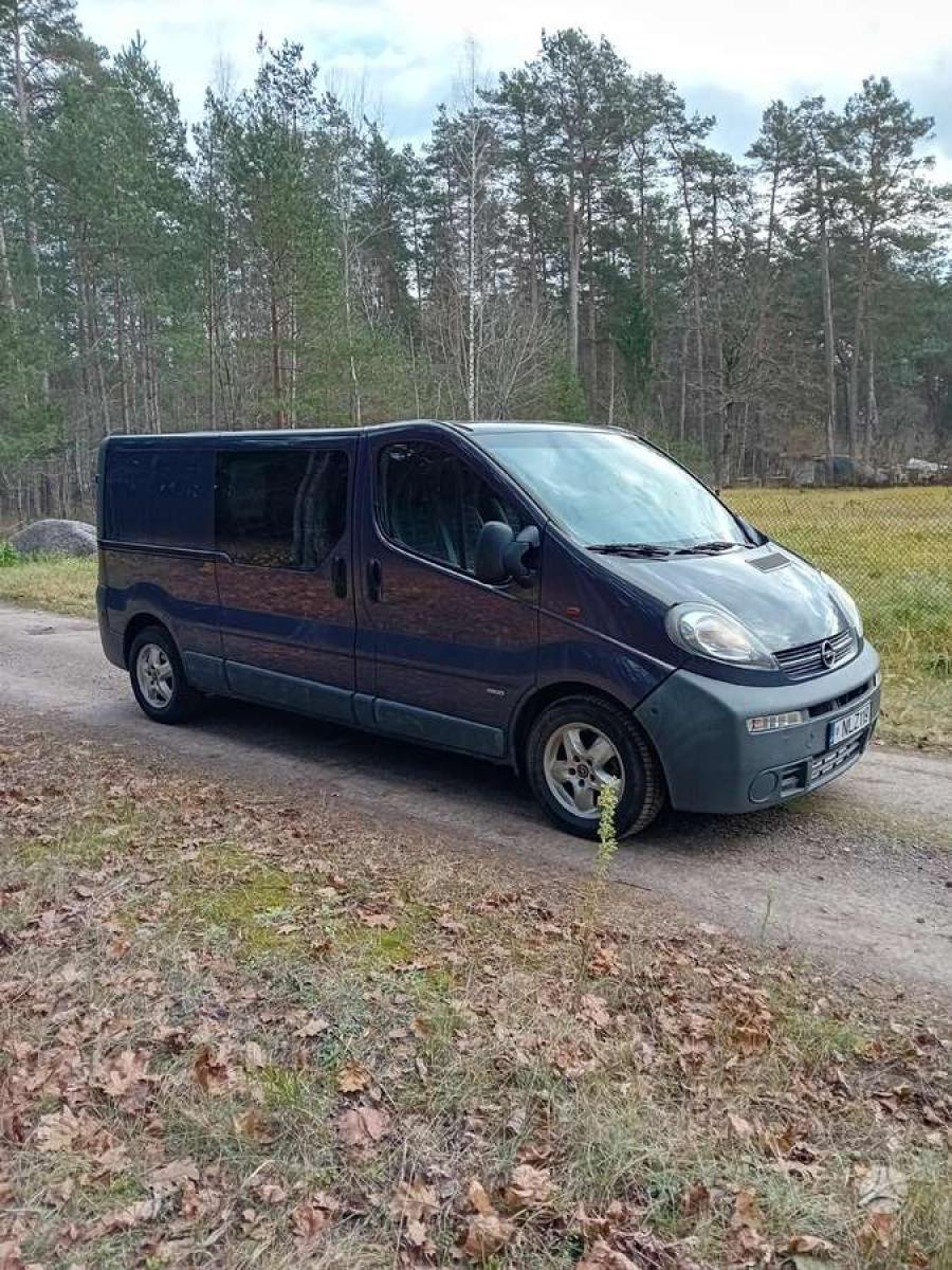 Blue Opel Vivaro 2006 in Vilnius, with an engine capacity of 2.46 L and mileage of 190 thousand km for 3300 €, photo 3 on AUTOMOTO.COM.LV