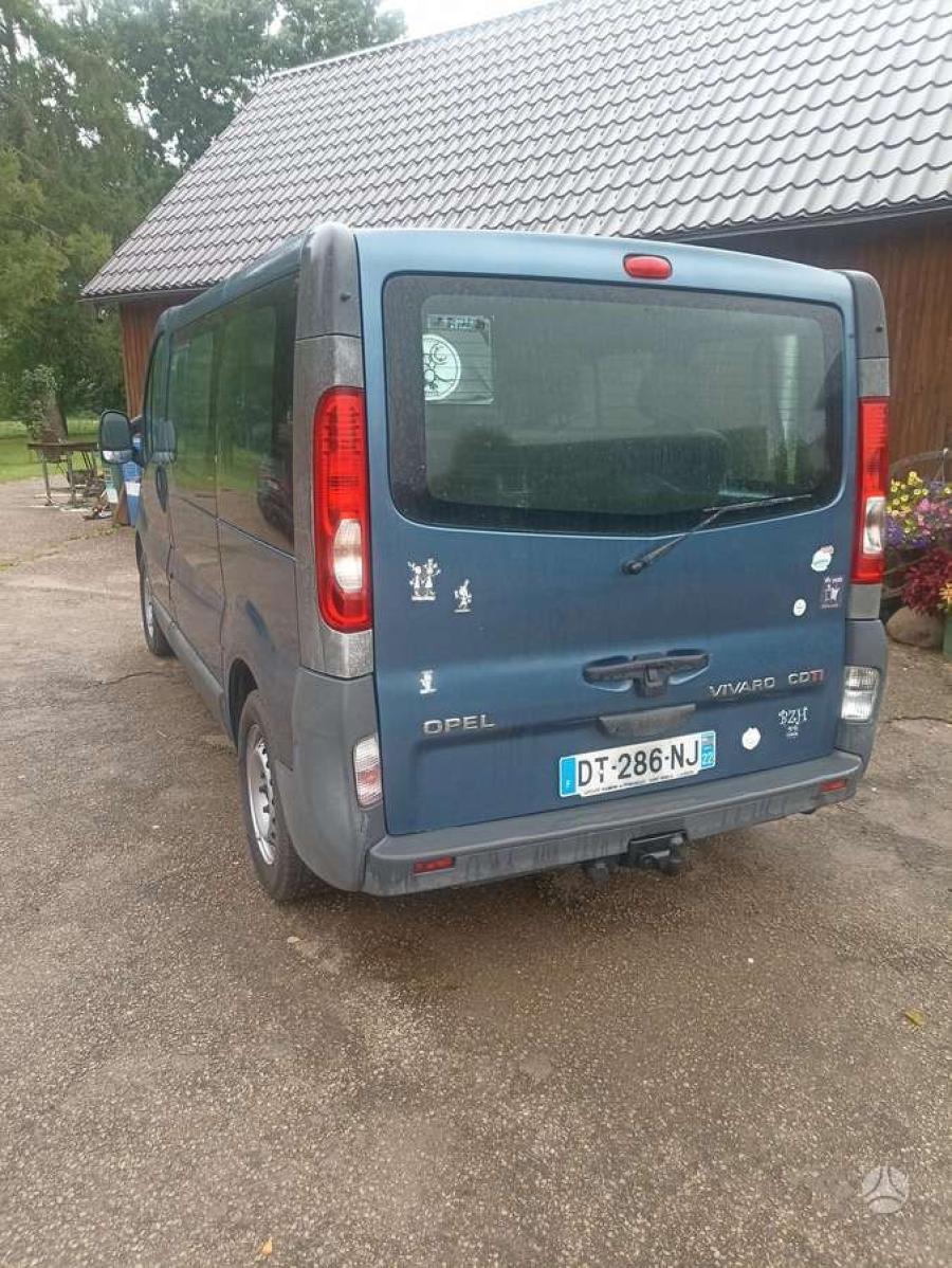Blue Opel Vivaro 2007 in Kaunas, with an engine capacity of 2.00 L and mileage of 290 thousand km for 4900 €, photo 3 on AUTOMOTO.COM.LV