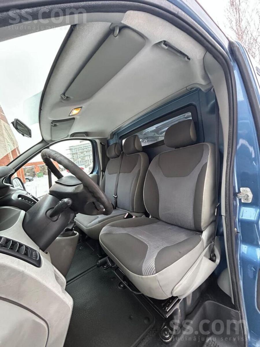 Zils Opel Vivaro 2007 Rīga, ar dzinēja tilpumu 2.00 L un nobraukumu 285 tūkst. km par 6150 €, foto 7 vietnē AUTOMOTO.COM.LV