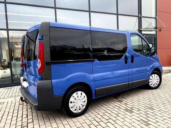 Zils Opel Vivaro 2008 Klaipėda, ar dzinēja tilpumu 2.00 L un nobraukumu 285 tūkst. km par 6200 €, foto 4 vietnē AUTOMOTO.COM.LV