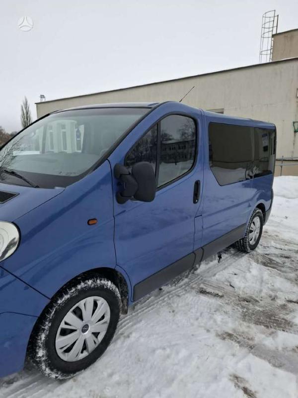 Blue Opel Vivaro 2008 in Pasvalys, with an engine capacity of 2.46 L and mileage of 470 thousand km for 4800 €, photo 2 on AUTOMOTO.COM.LV