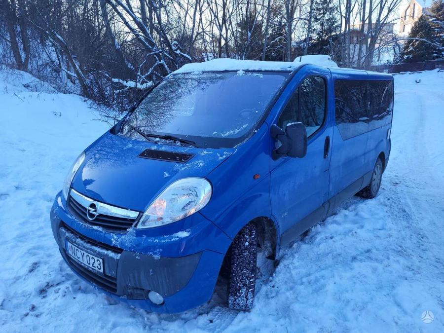 Blue Opel Vivaro 2009 in Kaunas, with an engine capacity of 2.00 L and mileage of 380 thousand km for 7000 €, photo 1 on AUTOMOTO.COM.LV