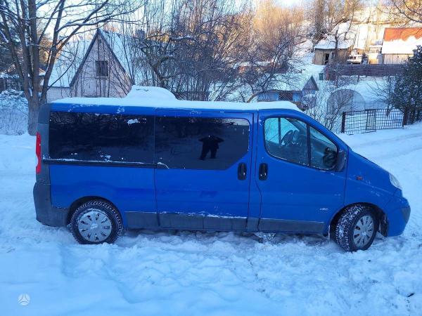 Zils Opel Vivaro 2009 Kauņa, ar dzinēja tilpumu 2.00 L un nobraukumu 380 tūkst. km par 7000 €, foto 8 vietnē AUTOMOTO.COM.LV