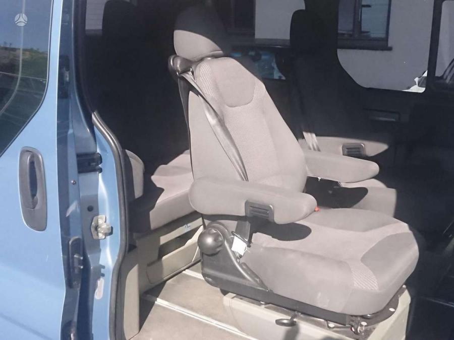 Zils Opel Vivaro 2009 Marijampole, ar dzinēja tilpumu 2.00 L un nobraukumu 234 tūkst. km par 6999 €, foto 6 vietnē AUTOMOTO.COM.LV