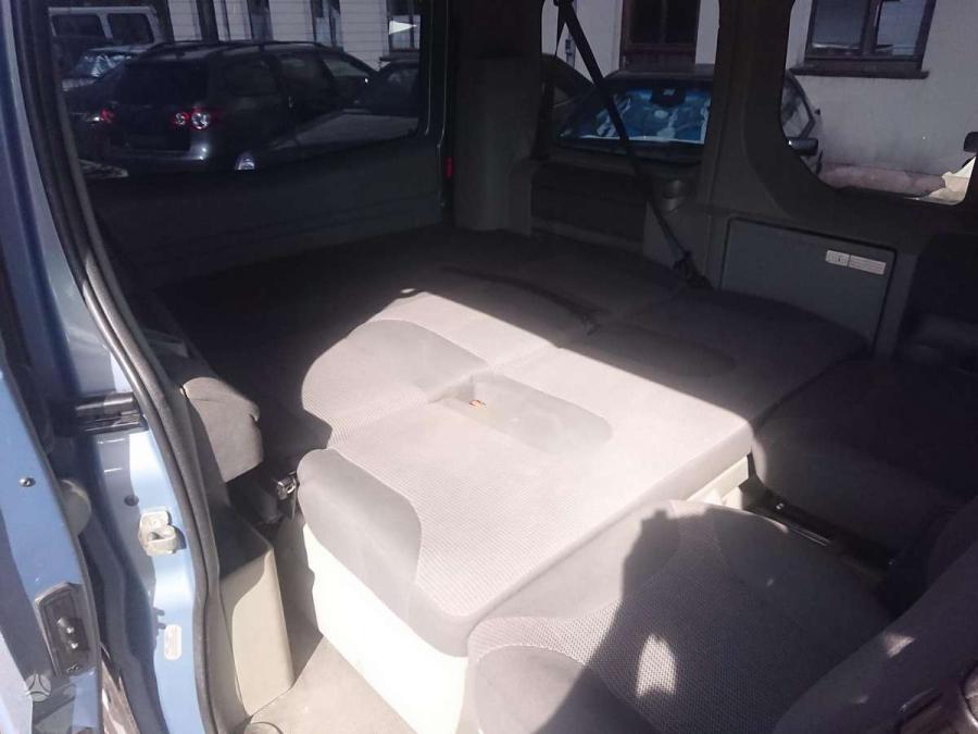 Zils Opel Vivaro 2009 Marijampole, ar dzinēja tilpumu 2.00 L un nobraukumu 234 tūkst. km par 6999 €, foto 7 vietnē AUTOMOTO.COM.LV