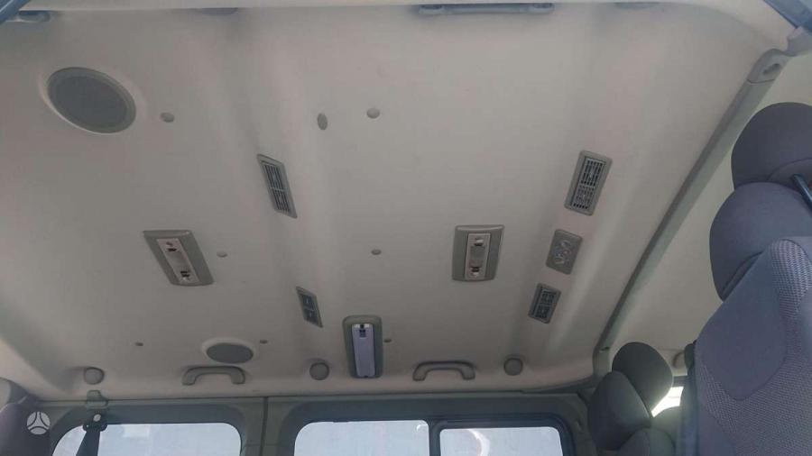 Zils Opel Vivaro 2009 Marijampole, ar dzinēja tilpumu 2.00 L un nobraukumu 234 tūkst. km par 6999 €, foto 13 vietnē AUTOMOTO.COM.LV