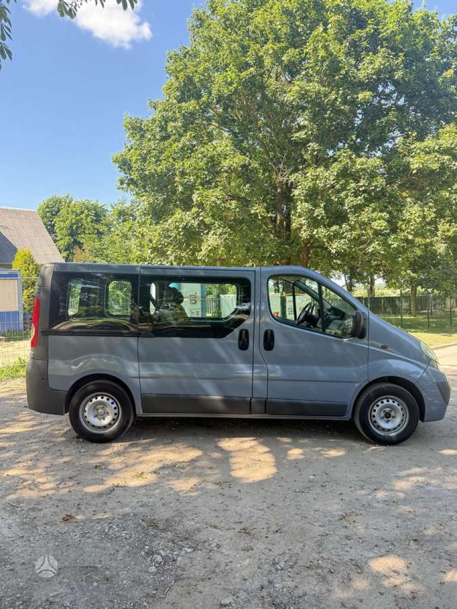 Blue Opel Vivaro 2010 in Siauliai, with an engine capacity of 2.00 L and mileage of 265 thousand km for 6500 €, photo 6 on AUTOMOTO.COM.LV