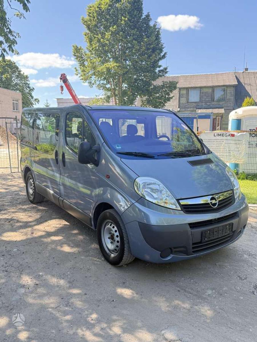 Blue Opel Vivaro 2010 in Siauliai, with an engine capacity of 2.00 L and mileage of 265 thousand km for 6500 €, photo 7 on AUTOMOTO.COM.LV