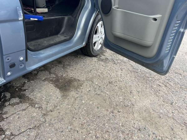 Zils Opel Vivaro 2011 Kauņa, ar dzinēja tilpumu 2.46 L un nobraukumu 316 tūkst. km par 4200 €, foto 7 vietnē AUTOMOTO.COM.LV