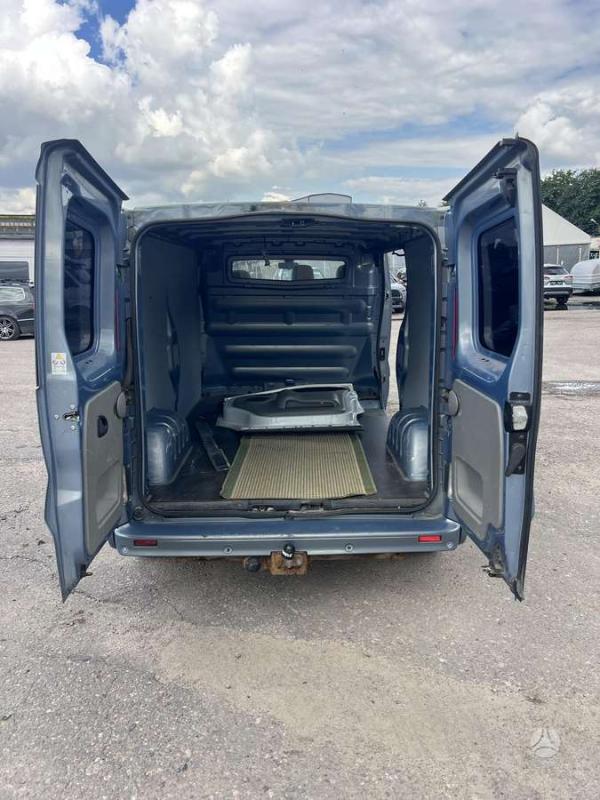 Zils Opel Vivaro 2011 Kauņa, ar dzinēja tilpumu 2.46 L un nobraukumu 316 tūkst. km par 4200 €, foto 8 vietnē AUTOMOTO.COM.LV