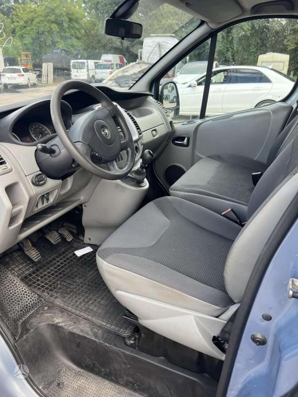 Zils Opel Vivaro 2011 Kauņa, ar dzinēja tilpumu 2.46 L un nobraukumu 316 tūkst. km par 4200 €, foto 10 vietnē AUTOMOTO.COM.LV