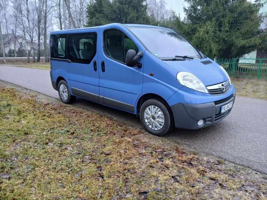 Blue Opel Vivaro 2014 in Utena, with an engine capacity of 2.00 L and mileage of 238 thousand km for 8300 €, photo 8 on AUTOMOTO.COM.LV