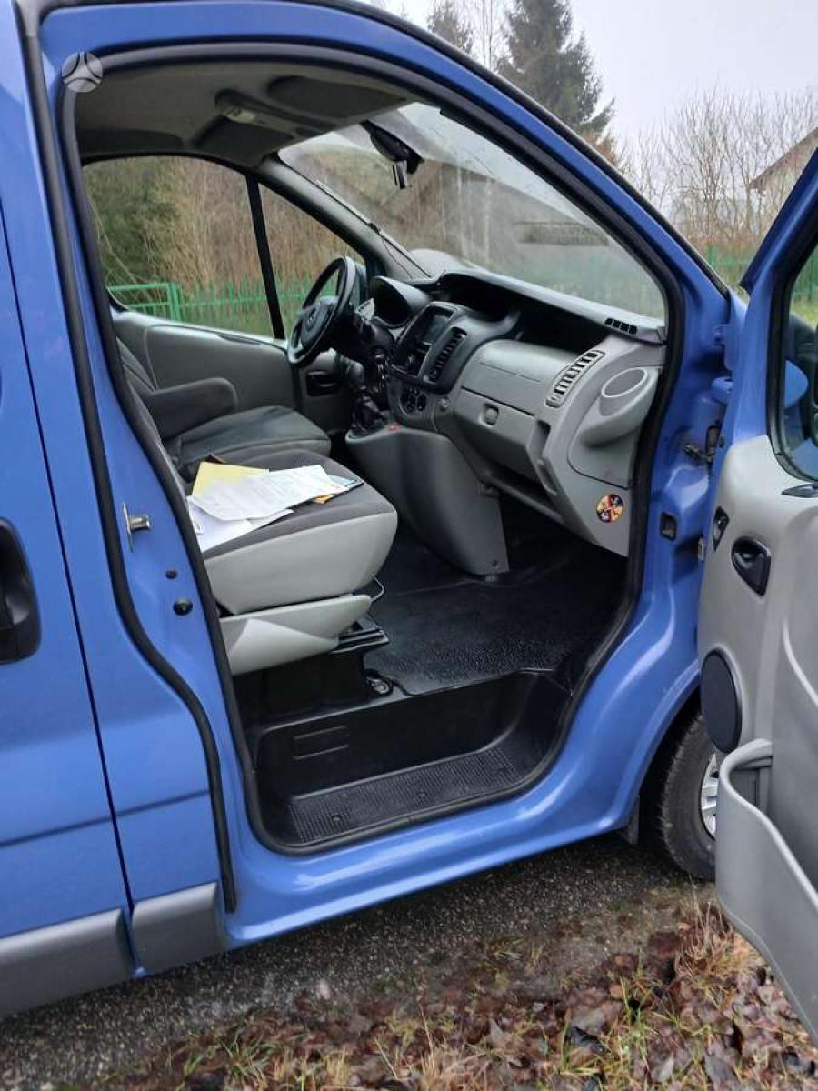 Blue Opel Vivaro 2014 in Utena, with an engine capacity of 2.00 L and mileage of 238 thousand km for 8300 €, photo 9 on AUTOMOTO.COM.LV