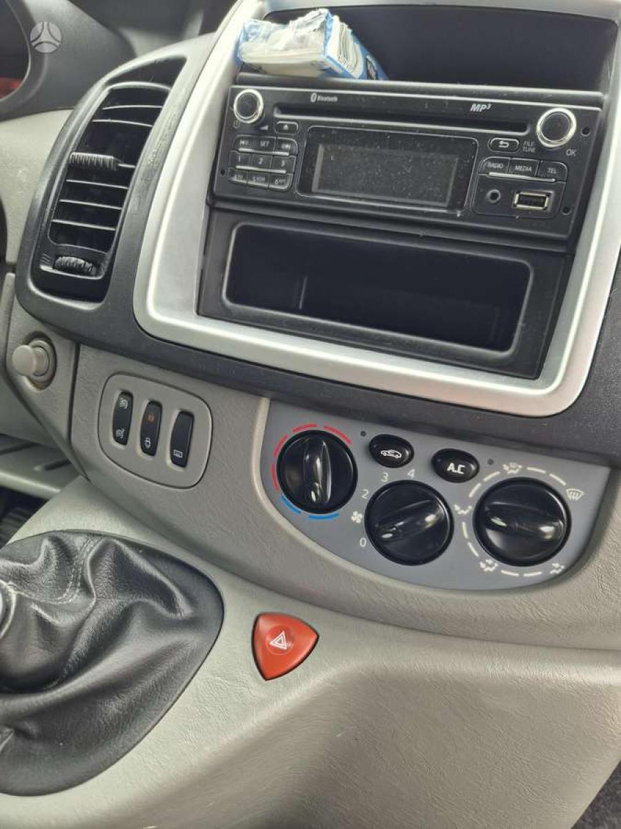 Blue Opel Vivaro 2014 in Mazeikiai, with an engine capacity of 2.00 L and mileage of 430 thousand km for 7650 €, photo 8 on AUTOMOTO.COM.LV