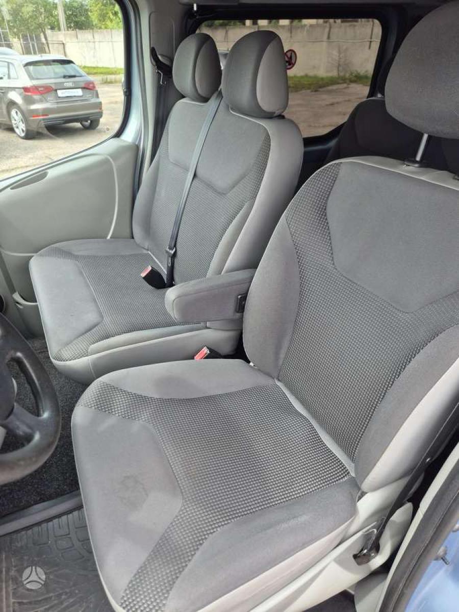 Blue Opel Vivaro 2014 in Mazeikiai, with an engine capacity of 2.00 L and mileage of 430 thousand km for 7650 €, photo 9 on AUTOMOTO.COM.LV