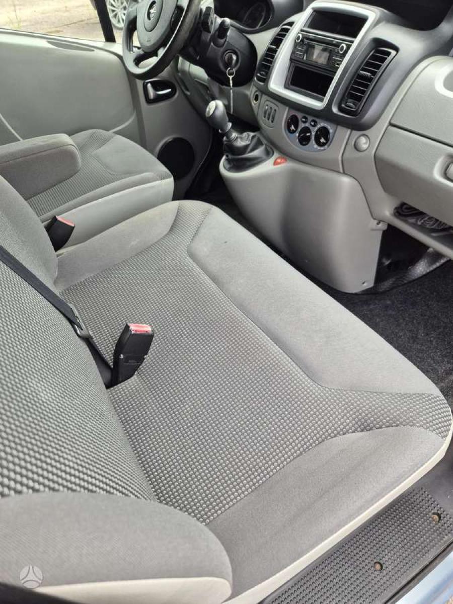 Blue Opel Vivaro 2014 in Mazeikiai, with an engine capacity of 2.00 L and mileage of 430 thousand km for 7650 €, photo 10 on AUTOMOTO.COM.LV