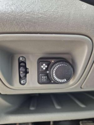 Blue Opel Vivaro 2014 in Mazeikiai, with an engine capacity of 2.00 L and mileage of 430 thousand km for 7650 €, photo 13 on AUTOMOTO.COM.LV