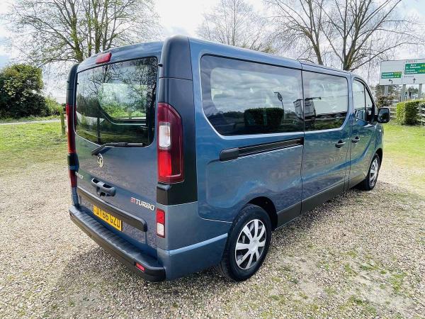 Zils Opel Vivaro 2016 Raseiniai, ar dzinēja tilpumu 1.60 L un nobraukumu 354 tūkst. km par 3750 €, foto 3 vietnē AUTOMOTO.COM.LV