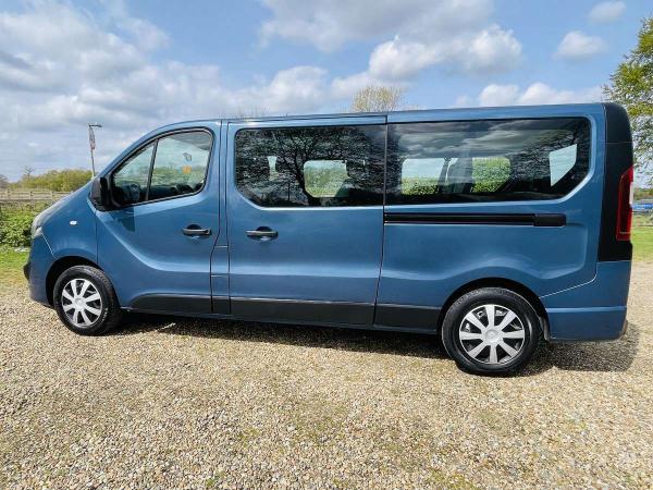 Zils Opel Vivaro 2016 Raseiniai, ar dzinēja tilpumu 1.60 L un nobraukumu 354 tūkst. km par 3750 €, foto 6 vietnē AUTOMOTO.COM.LV