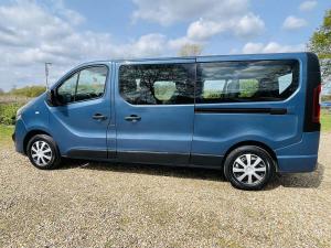 Blue Opel Vivaro 2016 in Raseiniai, with an engine capacity of 1.60 L and mileage of 354 thousand km for 3750 €, photo 7 on AUTOMOTO.COM.LV