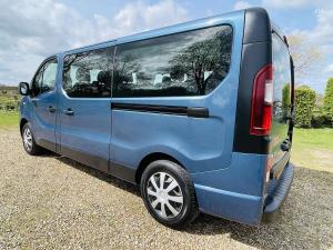 Blue Opel Vivaro 2016 in Raseiniai, with an engine capacity of 1.60 L and mileage of 354 thousand km for 3750 €, photo 10 on AUTOMOTO.COM.LV