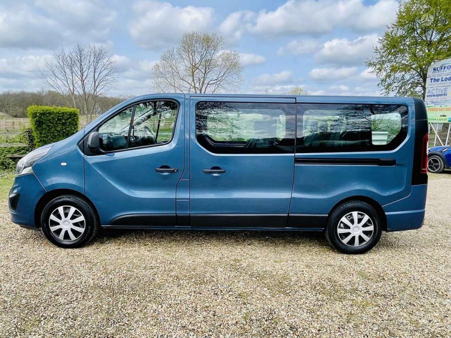 Blue Opel Vivaro 2016 in Raseiniai, with an engine capacity of 1.60 L and mileage of 354 thousand km for 3750 €, photo 13 on AUTOMOTO.COM.LV