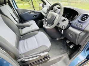 Blue Opel Vivaro 2016 in Raseiniai, with an engine capacity of 1.60 L and mileage of 354 thousand km for 3750 €, photo 15 on AUTOMOTO.COM.LV