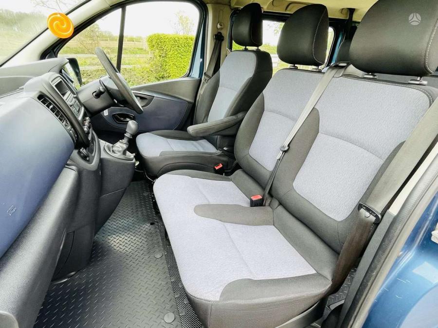 Blue Opel Vivaro 2016 in Raseiniai, with an engine capacity of 1.60 L and mileage of 354 thousand km for 3750 €, photo 16 on AUTOMOTO.COM.LV