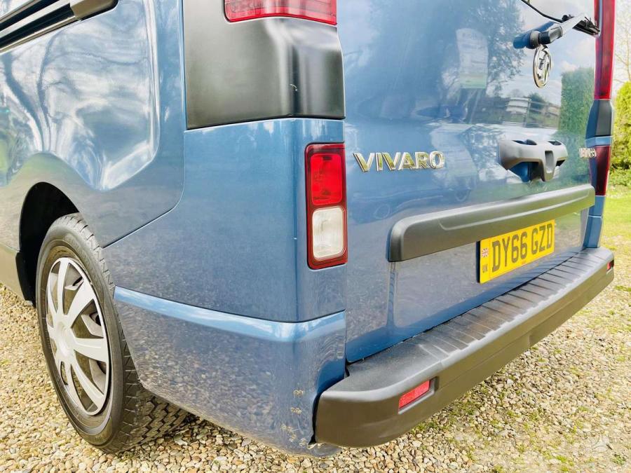 Blue Opel Vivaro 2016 in Raseiniai, with an engine capacity of 1.60 L and mileage of 354 thousand km for 3750 €, photo 26 on AUTOMOTO.COM.LV