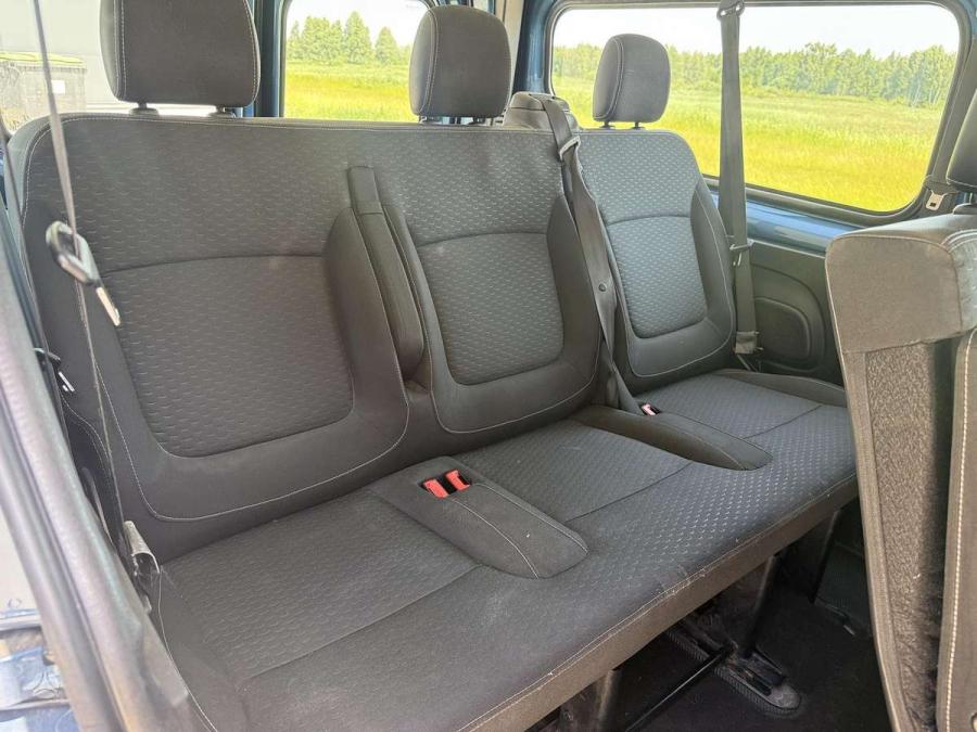 Zils Opel Vivaro 2017 Šauļi, ar dzinēja tilpumu 1.60 L un nobraukumu 340 tūkst. km par 9900 €, foto 19 vietnē AUTOMOTO.COM.LV
