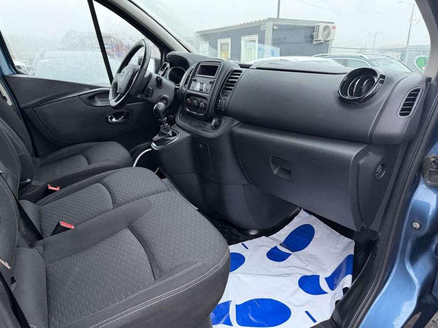 Zils Opel Vivaro 2019 Viļņa, ar dzinēja tilpumu 1.60 L un nobraukumu 212 tūkst. km par 14500 €, foto 20 vietnē AUTOMOTO.COM.LV